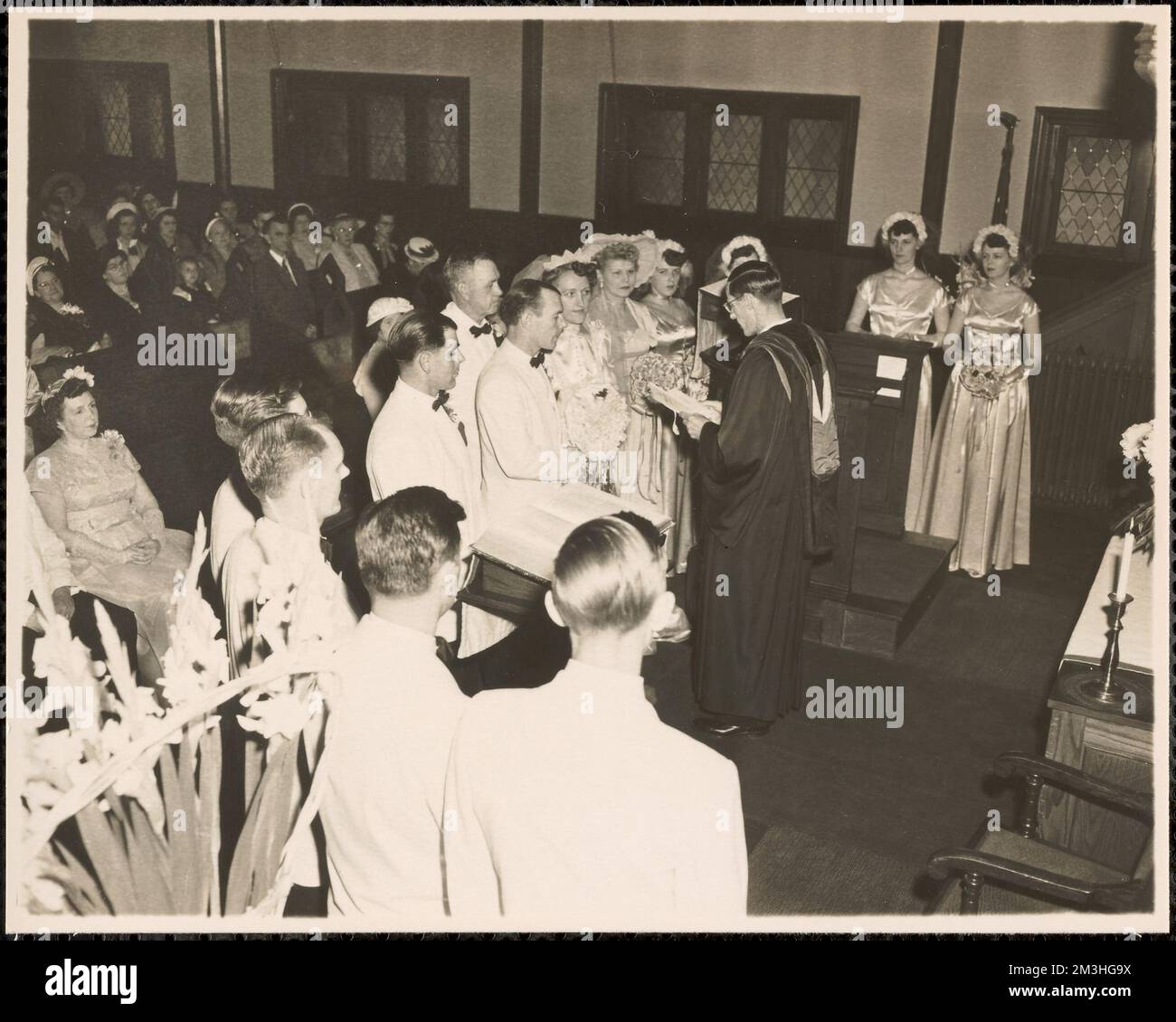 Wedding ceremony guests attendants hi-res stock photography and images ...