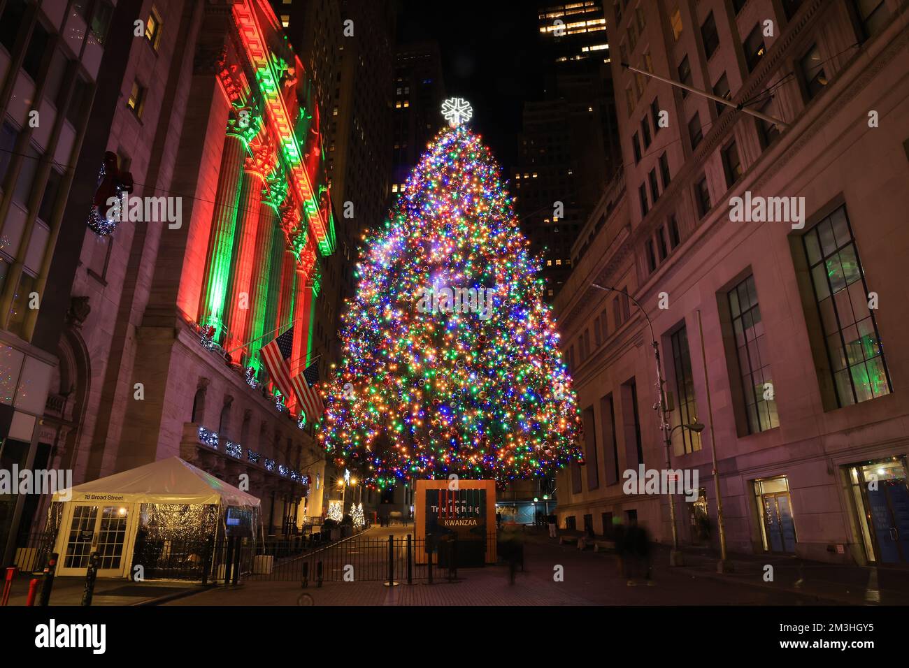 The Christmas tree on Broad Street and colored seasonal lights ...