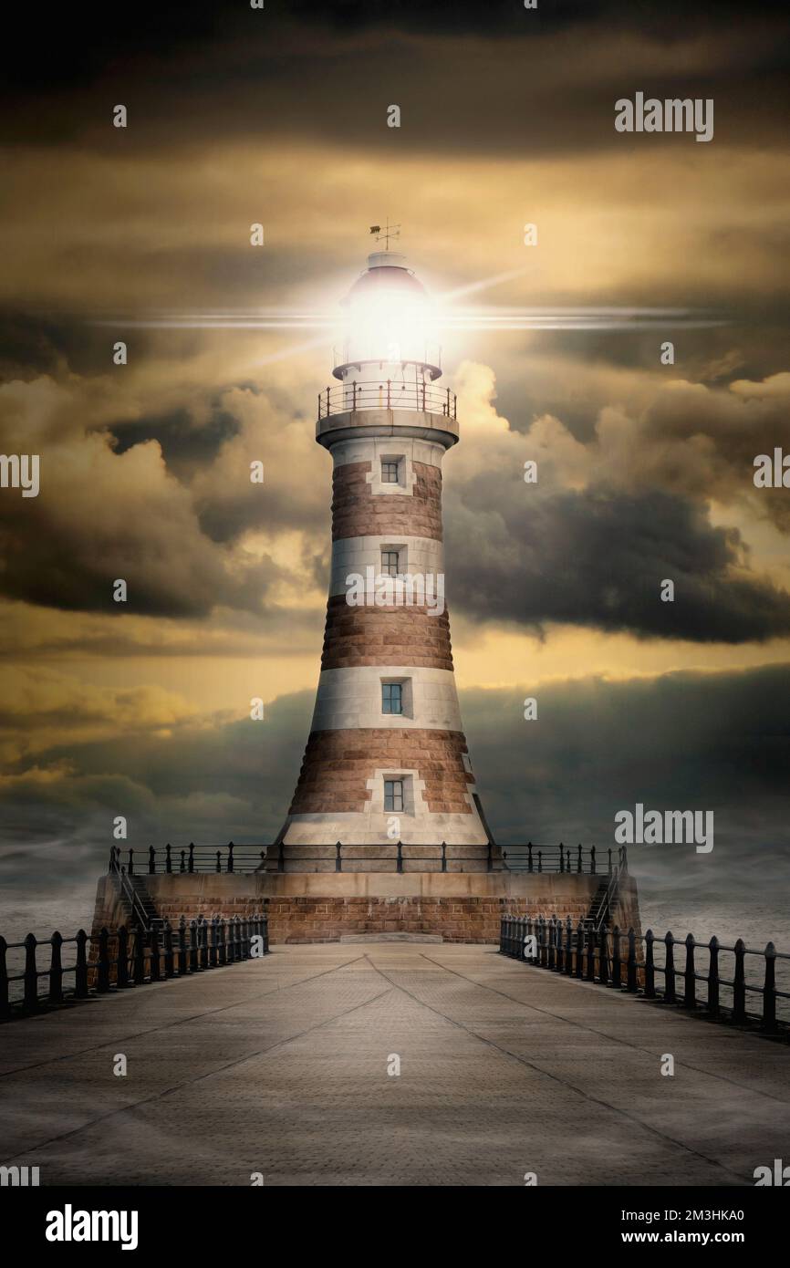 Roker Pier Lighthouse Stock Photo - Alamy
