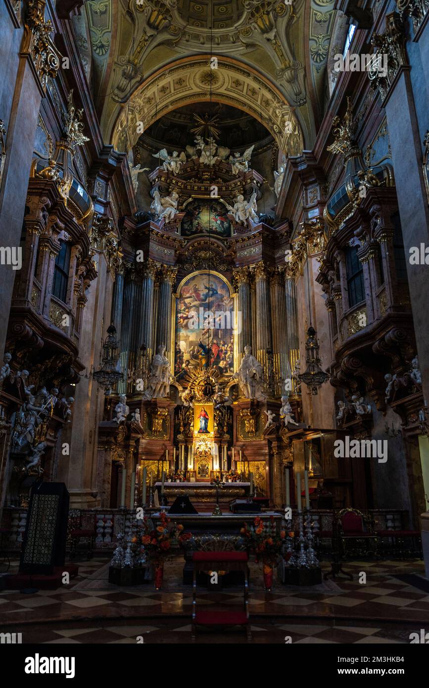 Altar peterskirche vienna austria hi-res stock photography and images ...