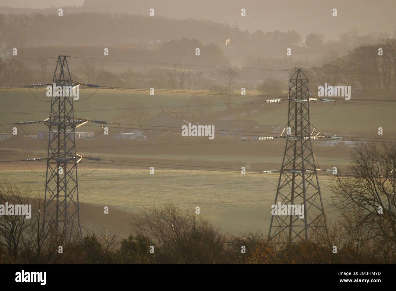 Electricity pylon england uk united hi-res stock photography and images ...