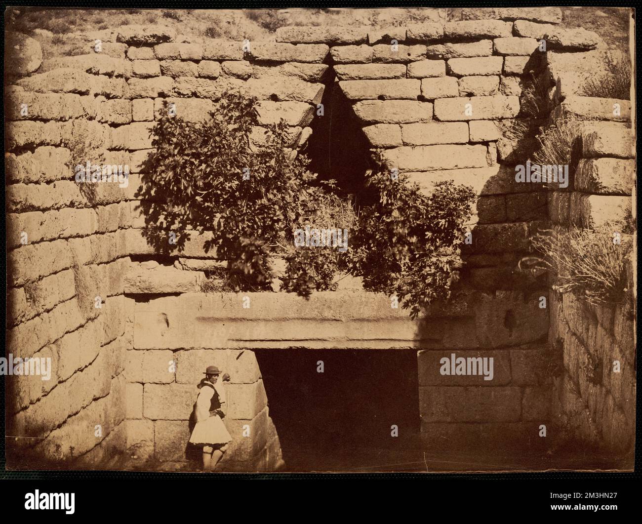 Mycenae, entrance to treasure tomb , Archaeological sites, Tombs ...