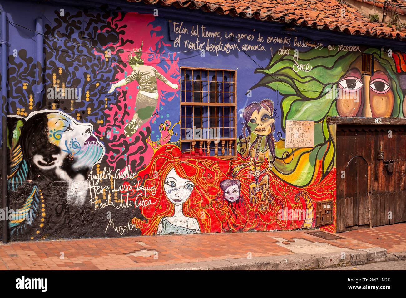 Beautiful graffiti in the wall of Corporación Colobiana de Teatro (sala ...