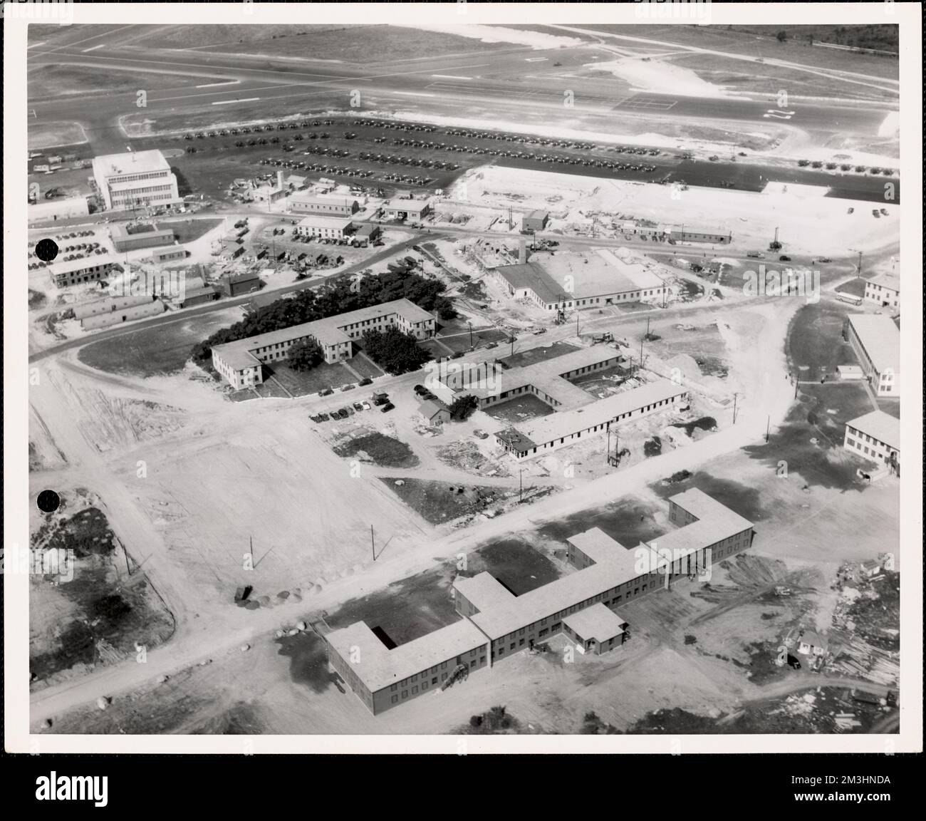 NAAF-New hanger and mess hall , Air bases. Photographs of the First ...