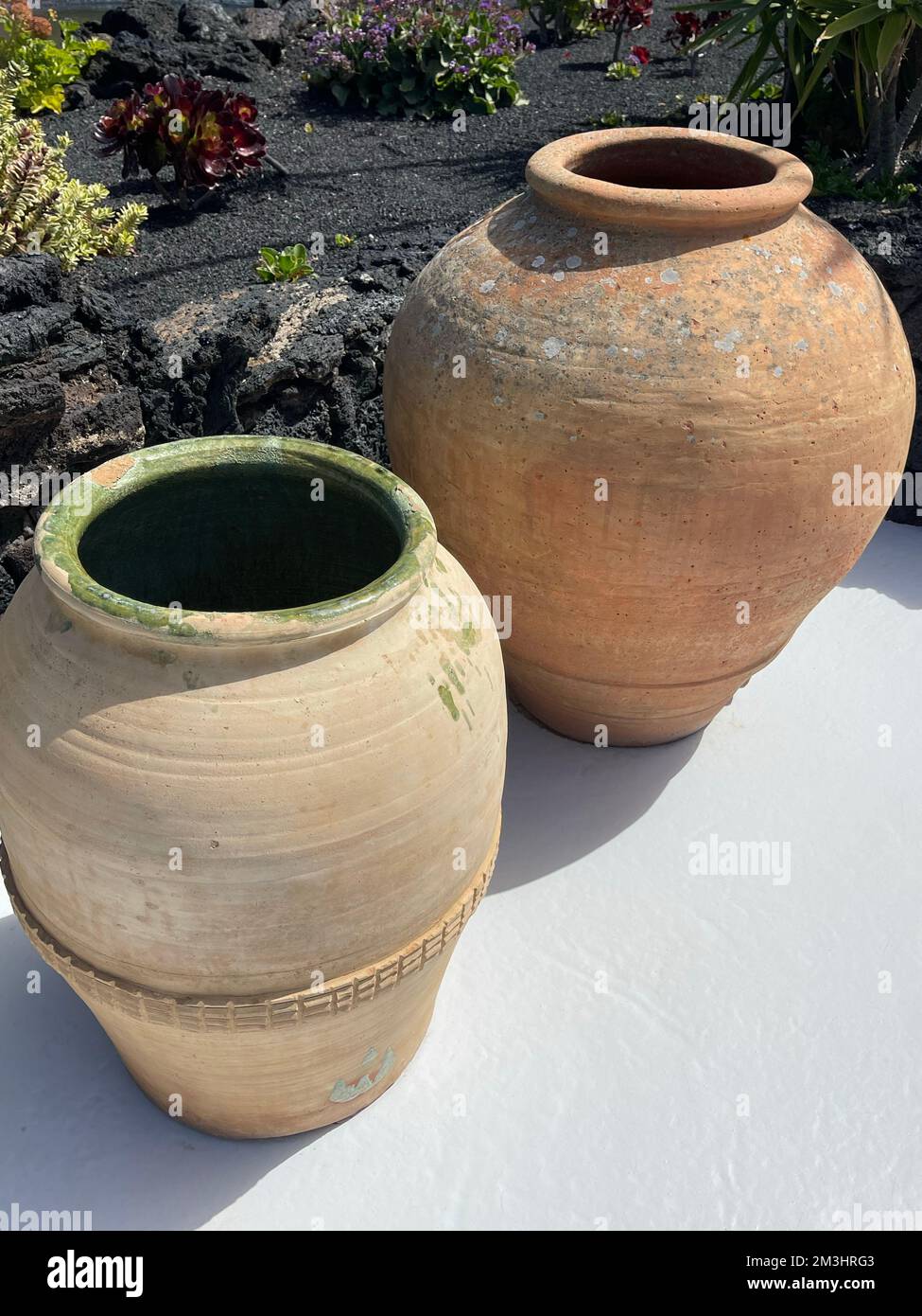 Two clay jugs hi-res stock photography and images - Alamy