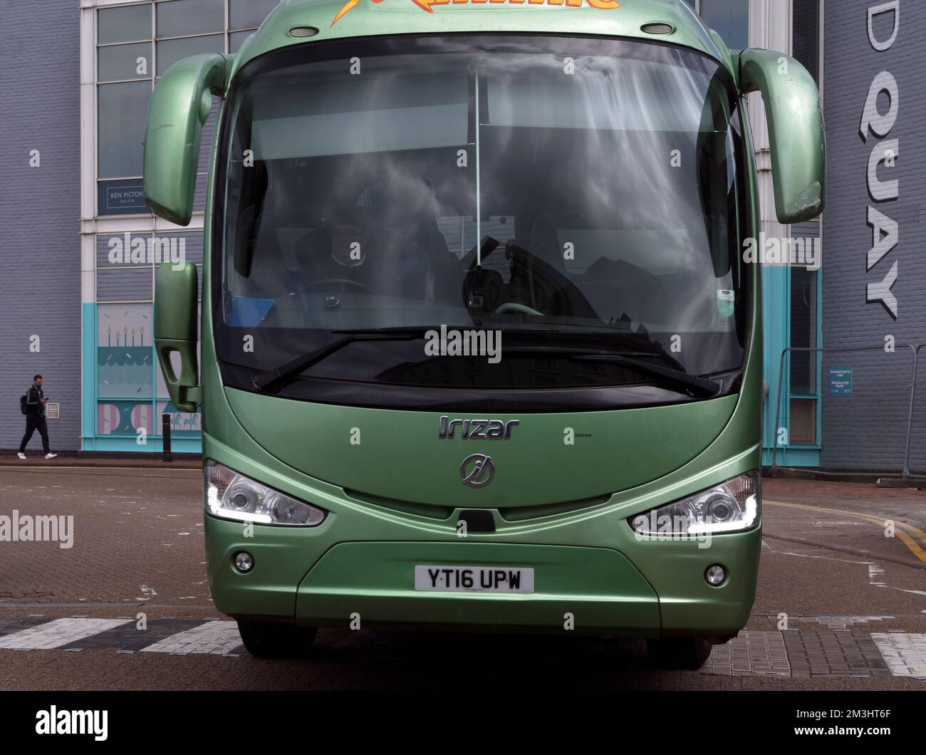 Bus de cardiff hi-res stock photography and images - Alamy