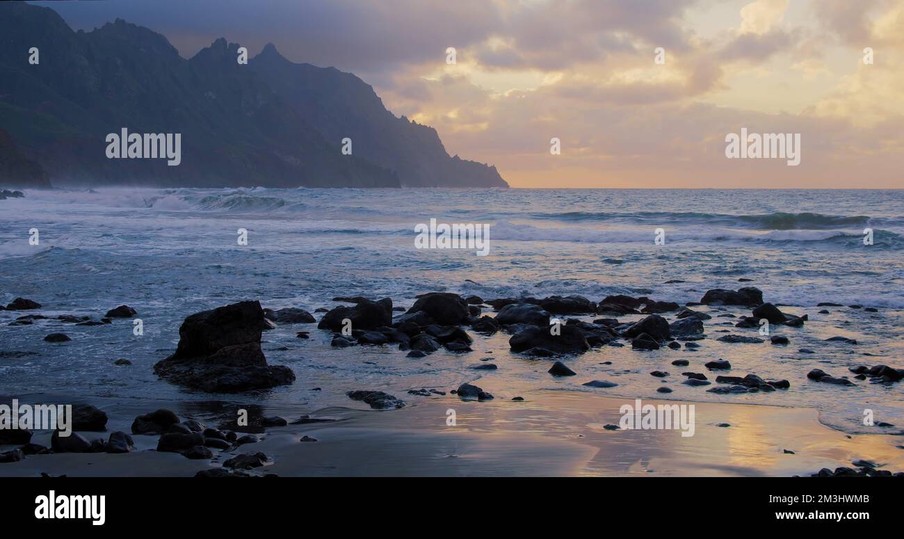 Slow motion water surface golden hi-res stock photography and images ...