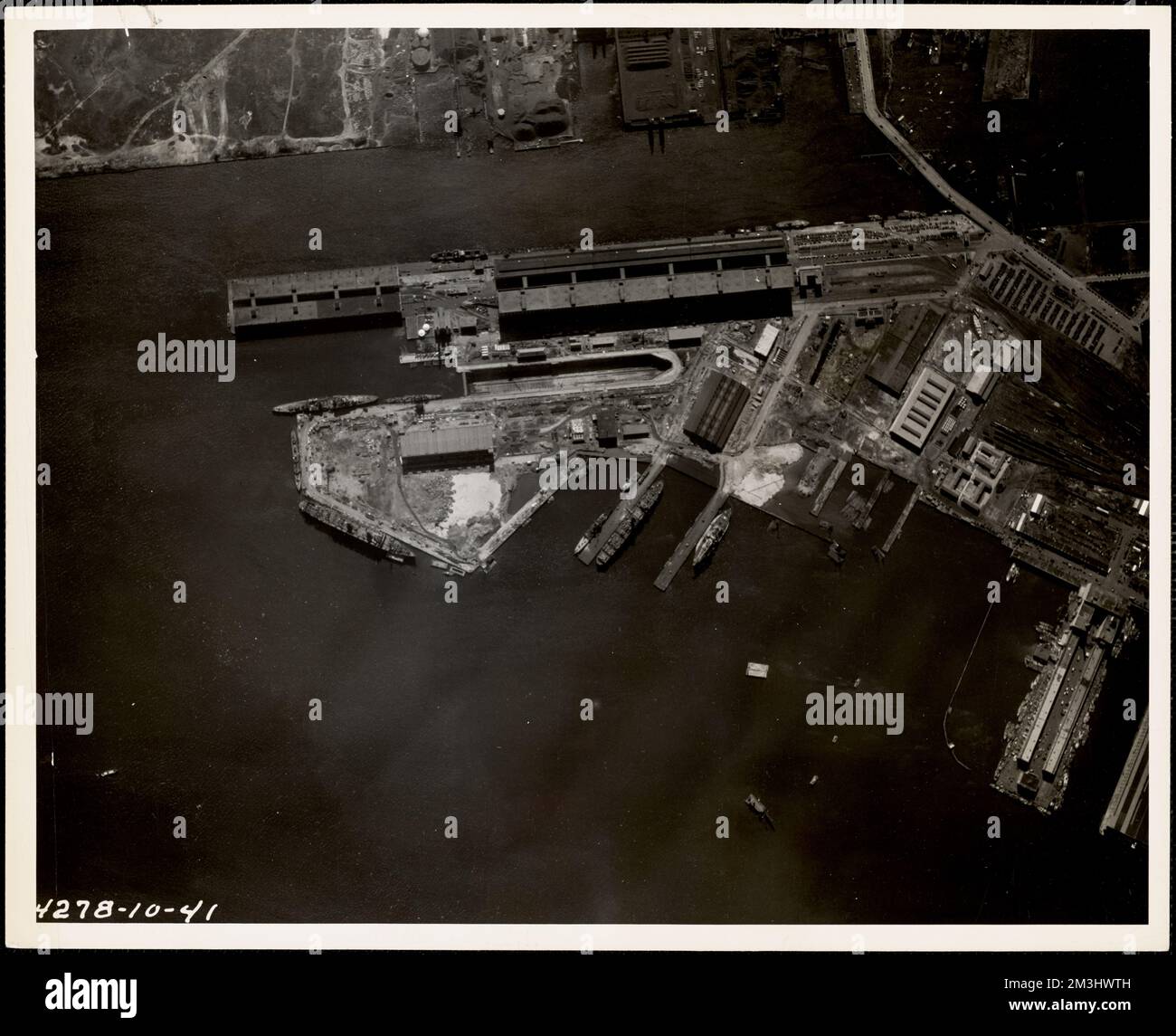 10000 feet navy hi-res stock photography and images - Alamy