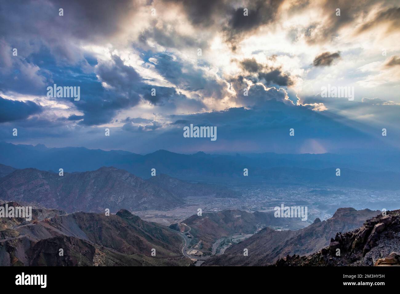 Riyadh desert city skyline hi-res stock photography and images - Alamy