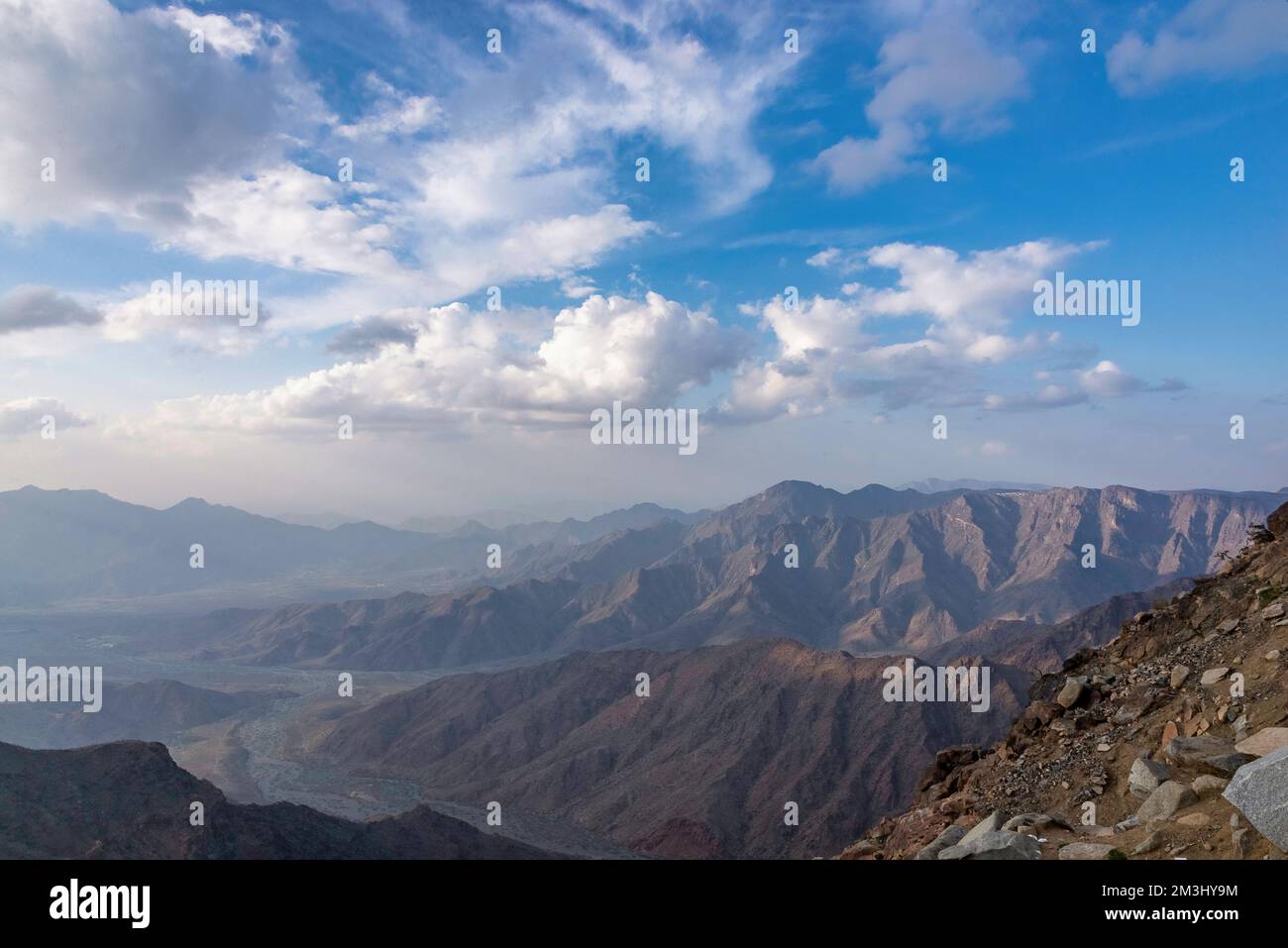 Riyadh desert city skyline hi-res stock photography and images - Alamy