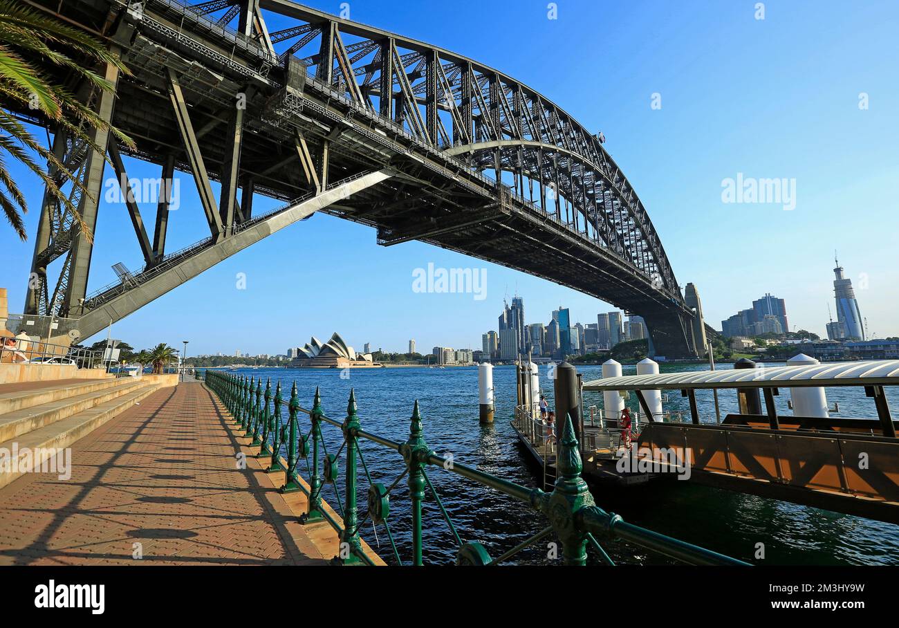 Circular quay promenade hi-res stock photography and images - Alamy