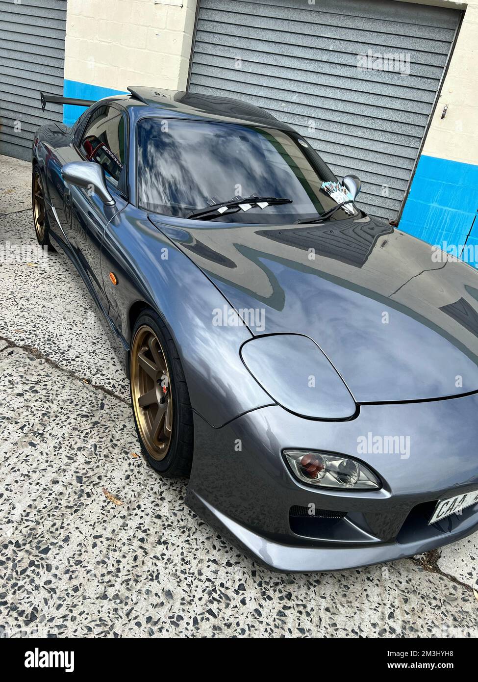 Black racing car hi-res stock photography and images - Alamy