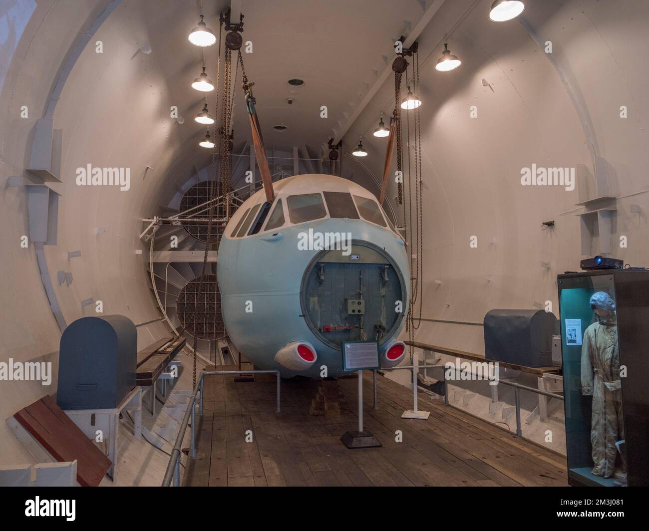 Barnes wallis 1940s hi-res stock photography and images - Alamy