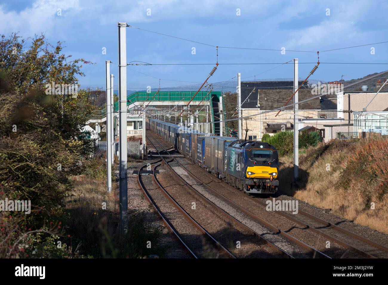 Direct rail Services class 88 locomotive 88007 Electra on the west ...