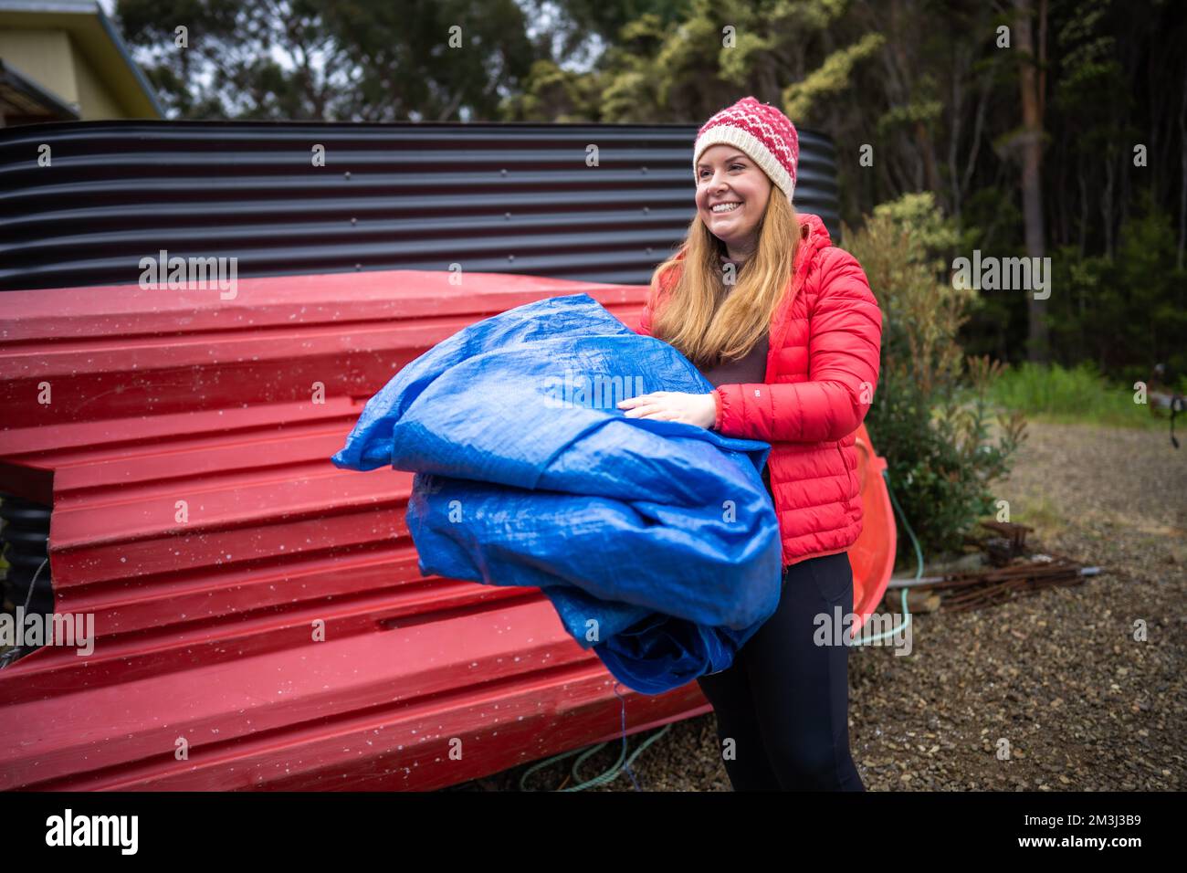 sleeping under a tarp. hiking and camping with a blue tarp in america ...