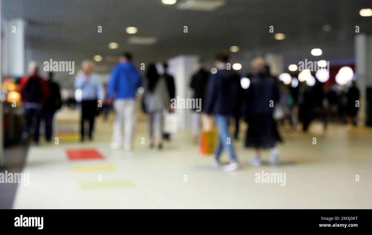4k huge crowd people walking hi-res stock photography and images - Alamy