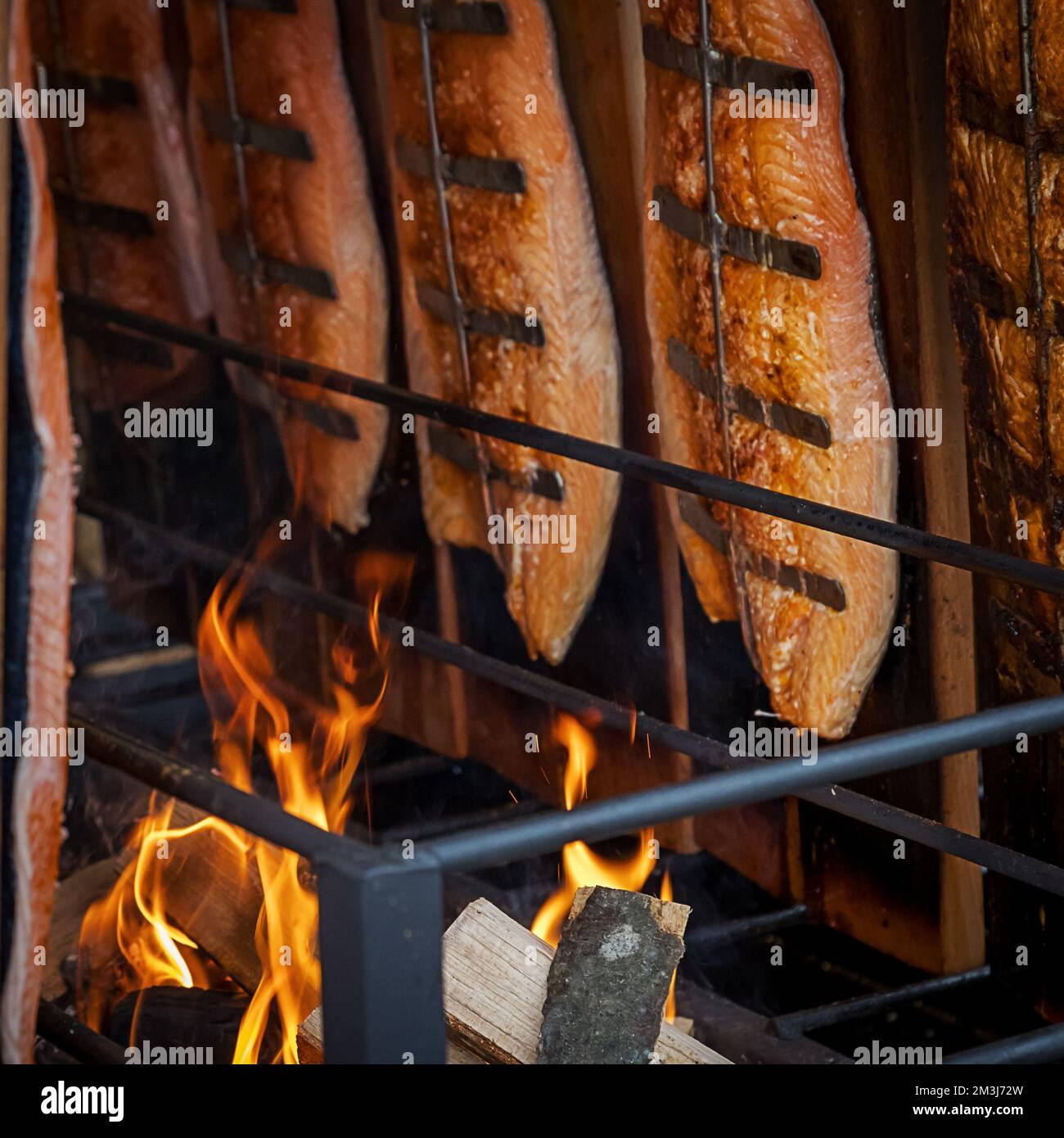 Open fire for barbecue hi-res stock photography and images - Alamy