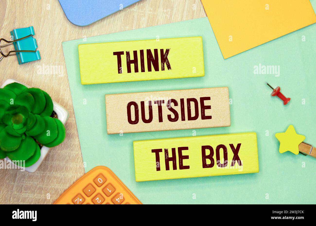 Thinking outside the box, concept Stock Photo - Alamy