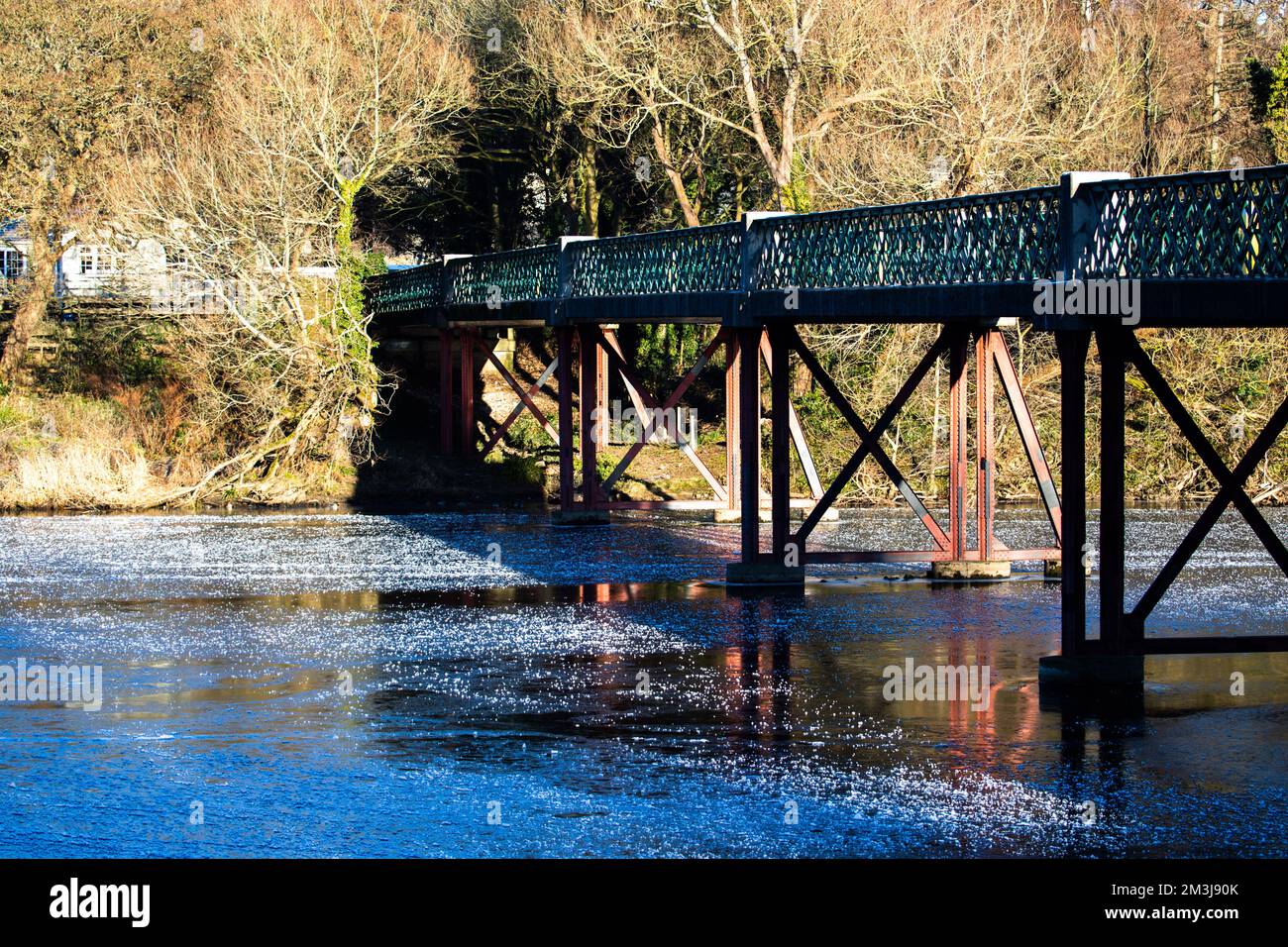 The River Lune, Halton, Lancashire, 15th December 2022 The frozen ...
