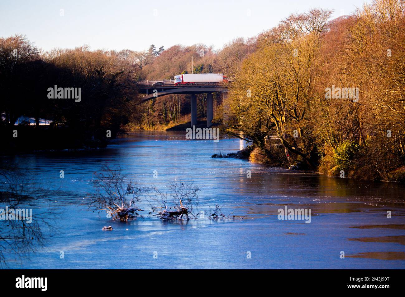 The River Lune, Halton, Lancashire, 15th December 2022 The frozen ...