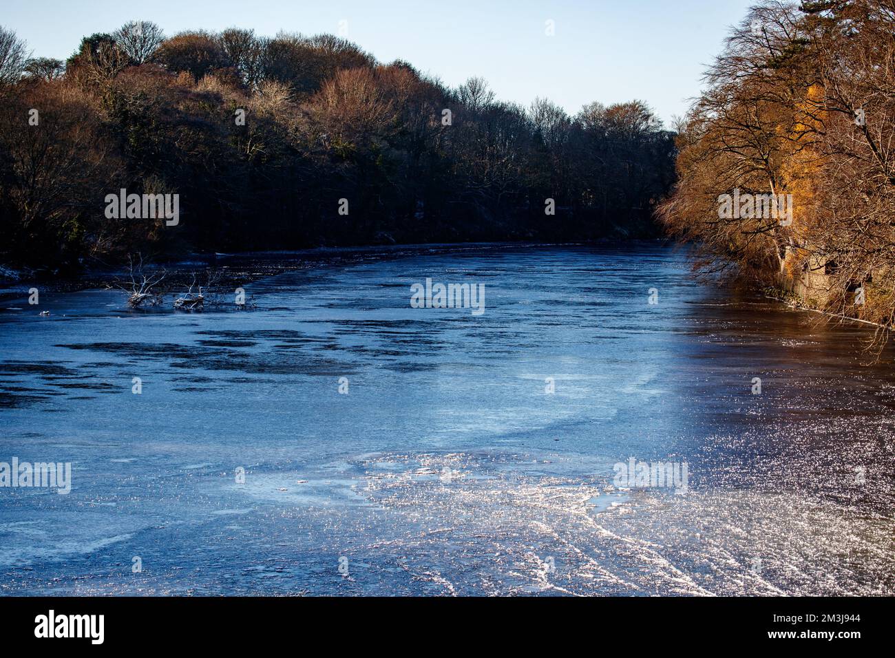 The River Lune, Halton, Lancashire, 15th December 2022 The frozen ...