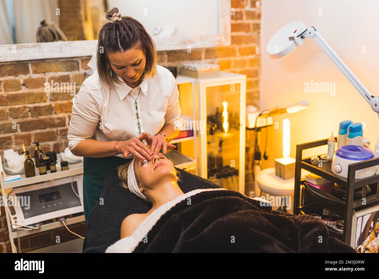 Woman therapist hi-res stock photography and images - Alamy