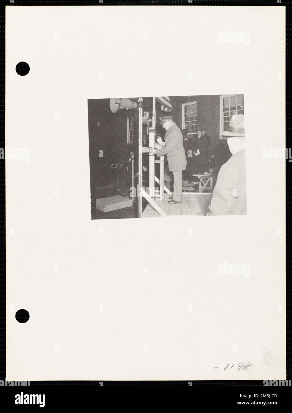 Officer at podium , Military officers, Rites & ceremonies, Podiums ...