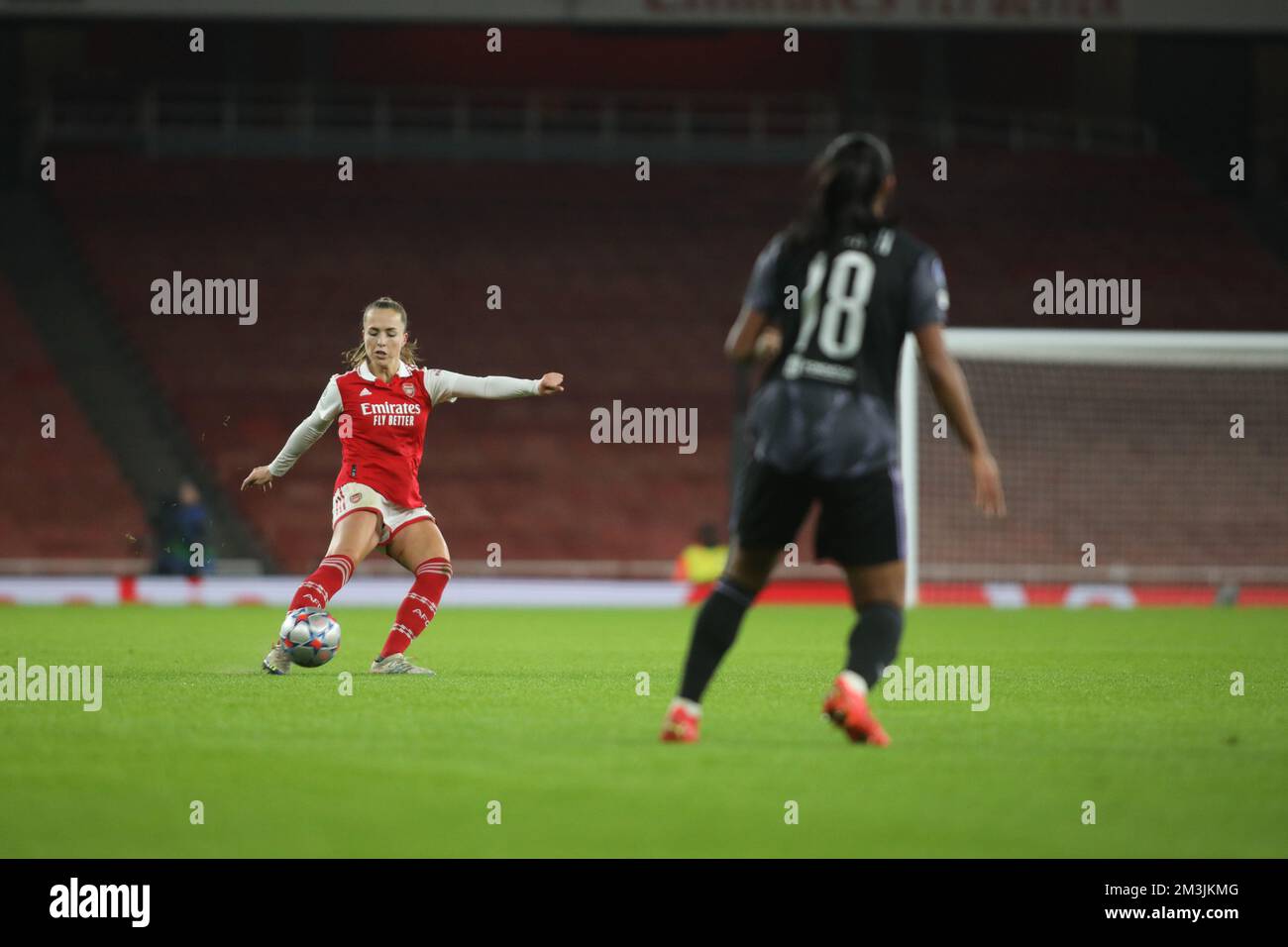 London, UK. 15th Dec, 2022. Lia Walti of Arsenal Women on the ball ...