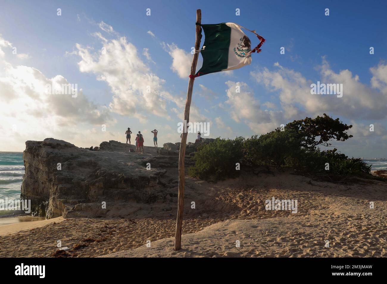 Ruined mexican flag hi-res stock photography and images - Alamy