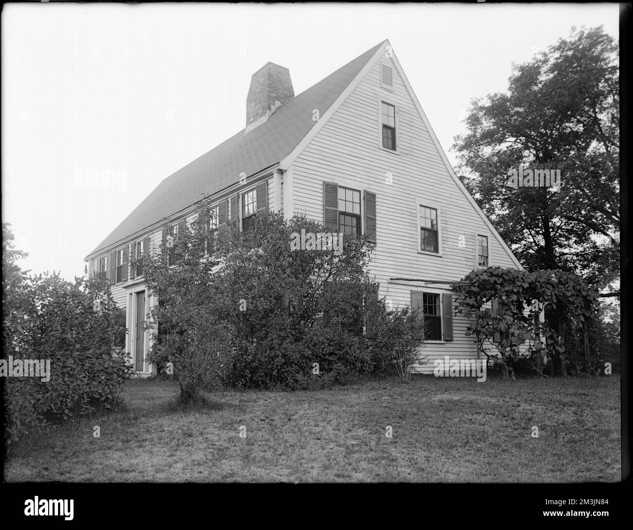 The Old Manse, Deerfield, Mass. , Dwellings, Historic buildings. Leon ...