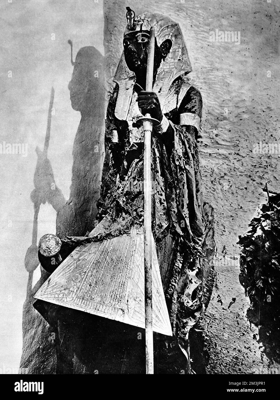 Statue of Tutankhamen Stock Photo - Alamy