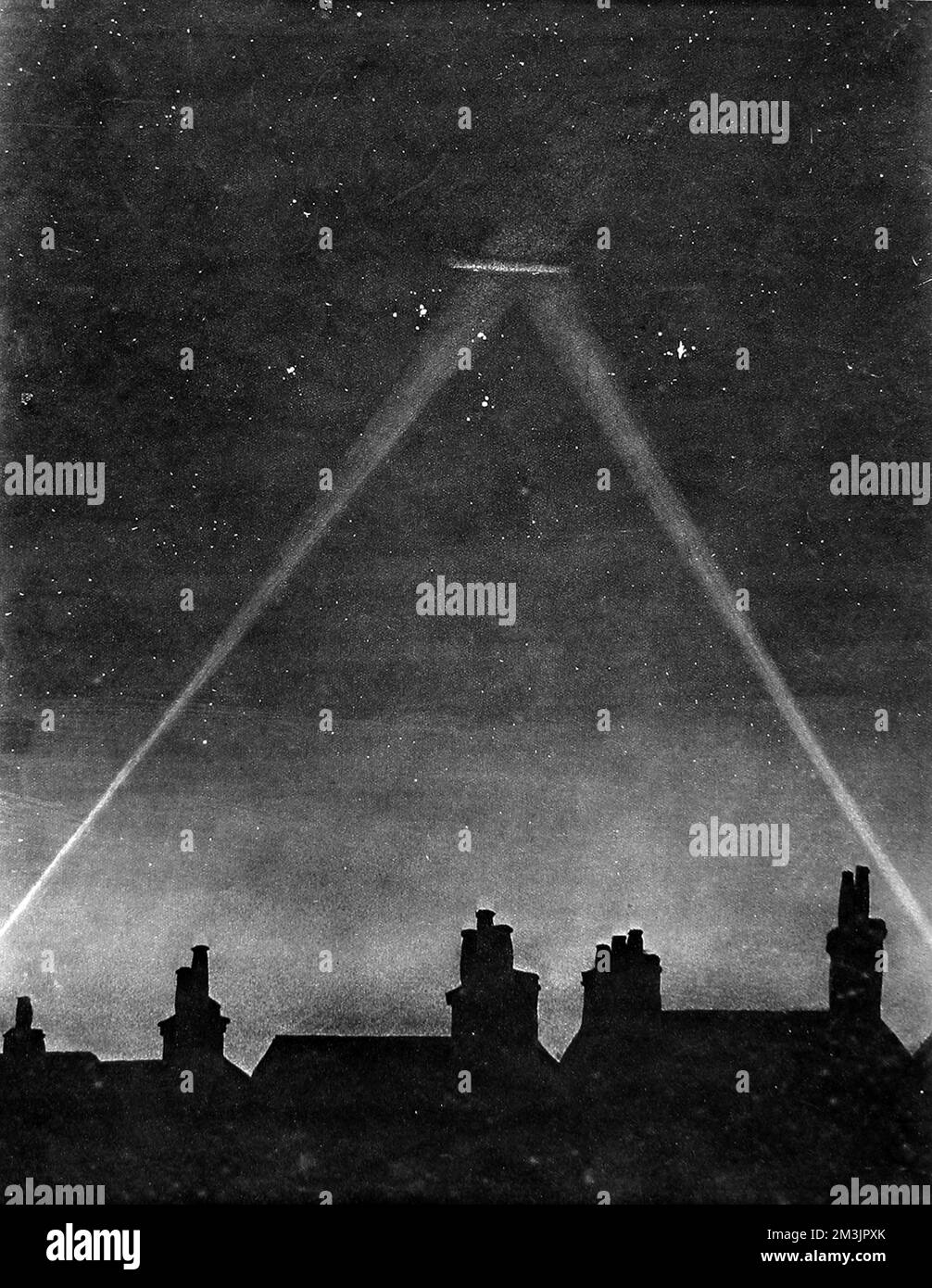 Zeppelin london 1915 hi-res stock photography and images - Alamy