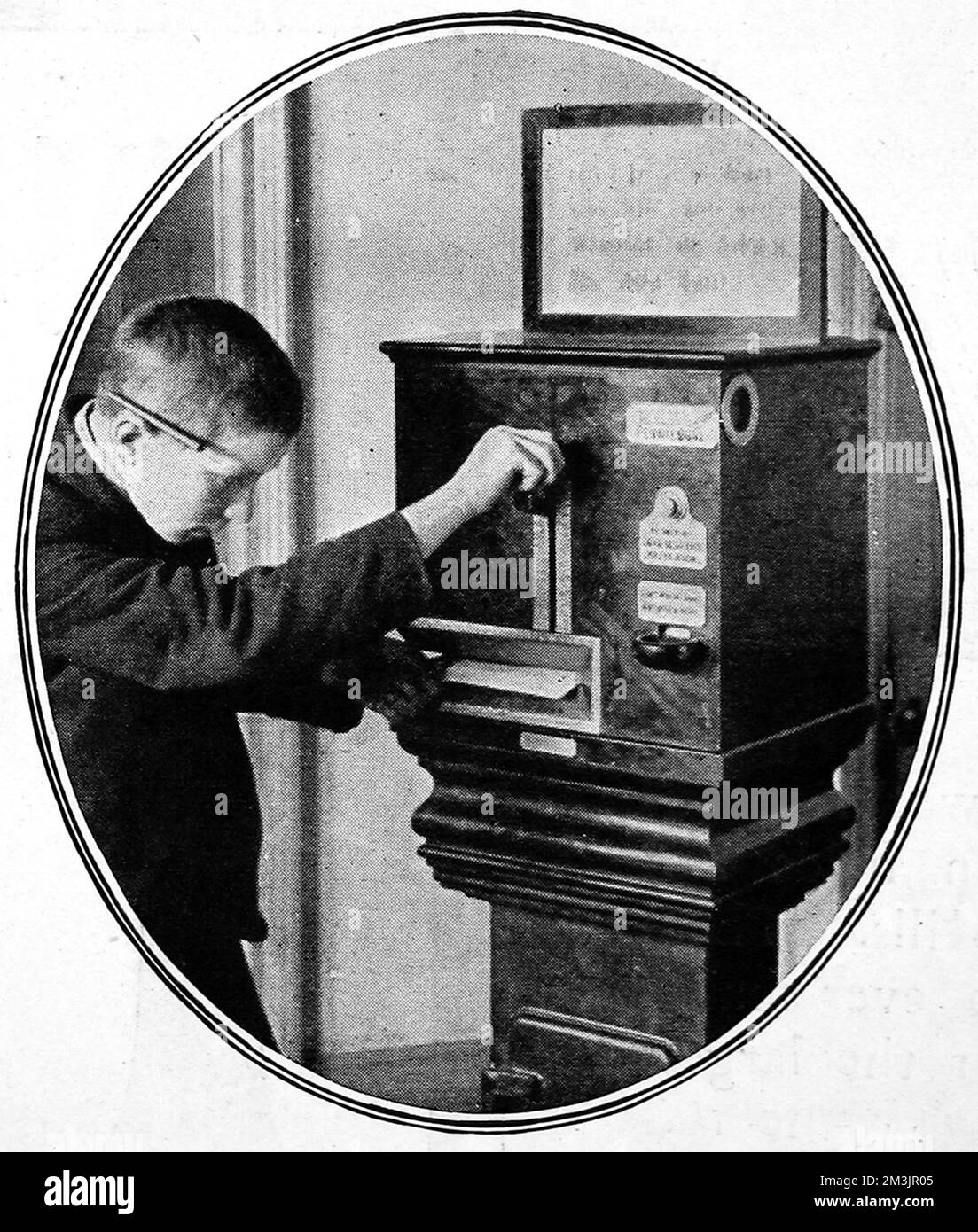 Stamping stamp Black and White Stock Photos & Images - Alamy