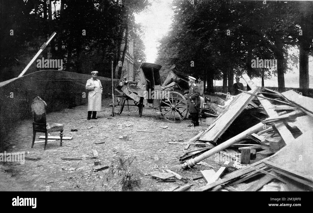 Bomb destruction hi-res stock photography and images - Alamy