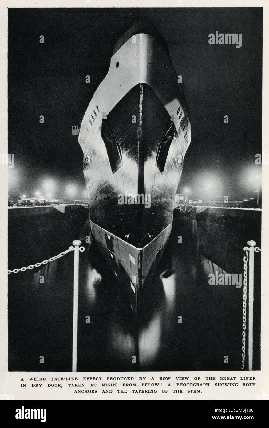 R.M.S. 'Queen Mary' in dry dock, Southampton, April 1936 Stock Photo ...