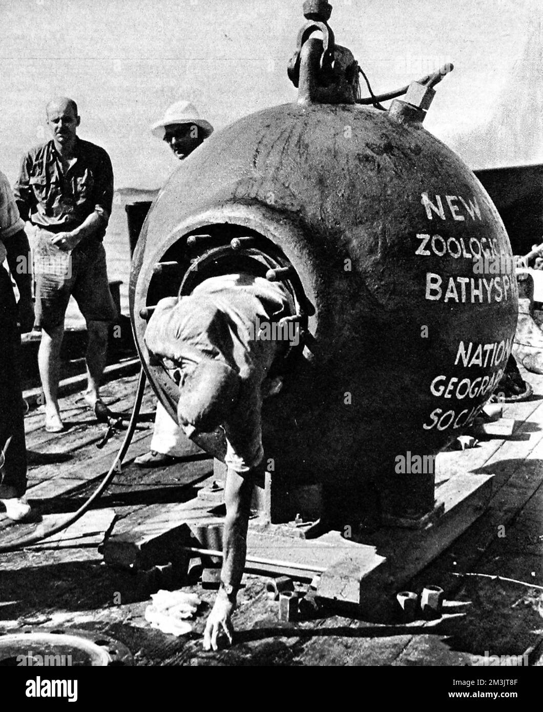 Bathysphere beebe hi-res stock photography and images - Alamy