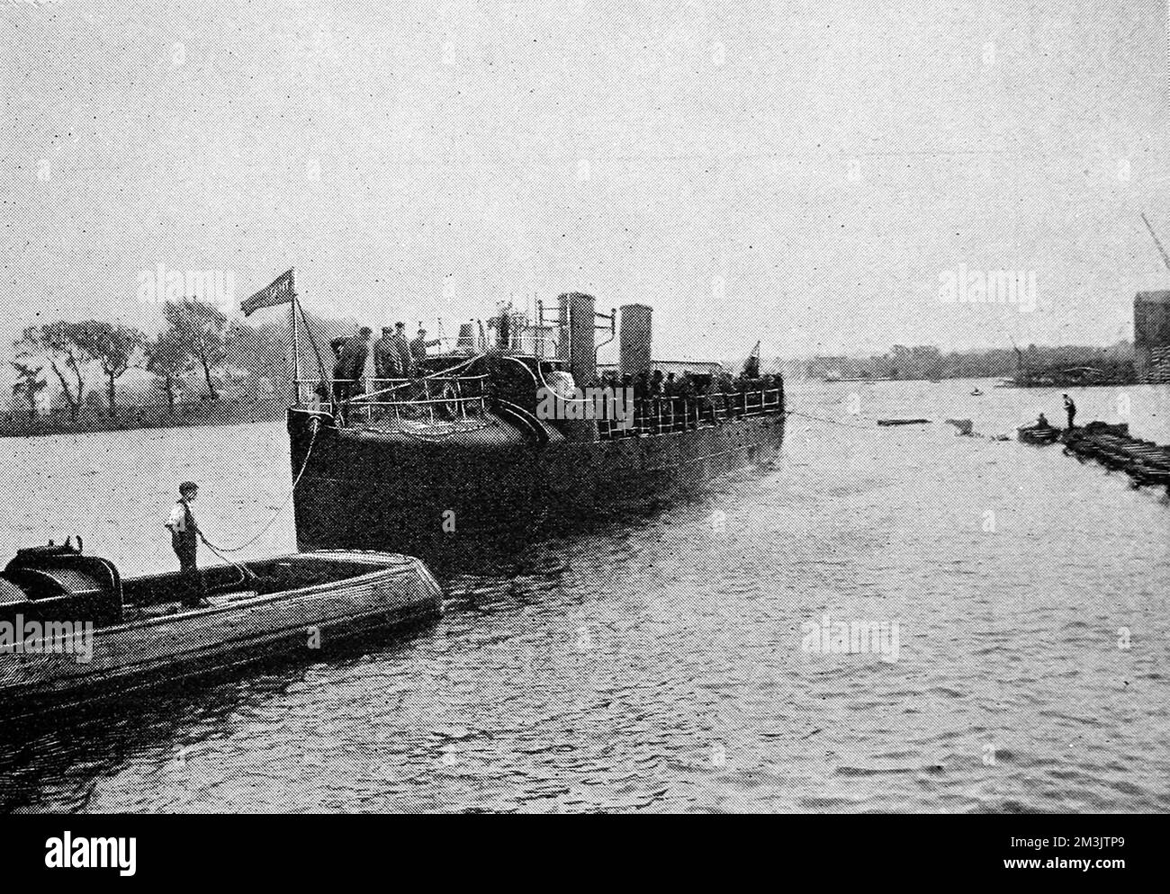HMS 'Gadfly', 1906 Stock Photo - Alamy