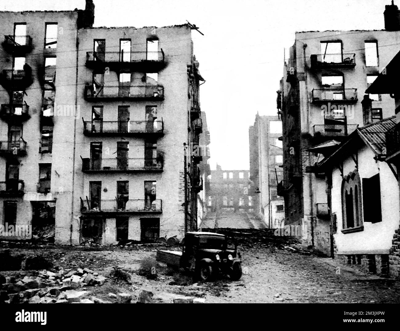 War torn damage hi-res stock photography and images - Alamy
