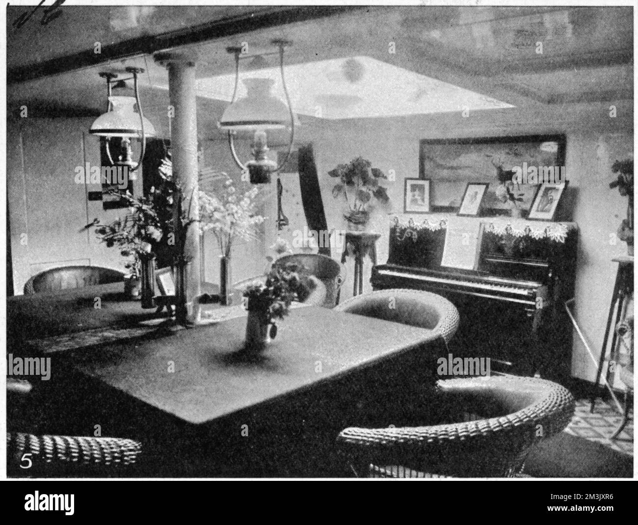 The Officers Saloon aboard the 'Fram', 1912 Stock Photo - Alamy