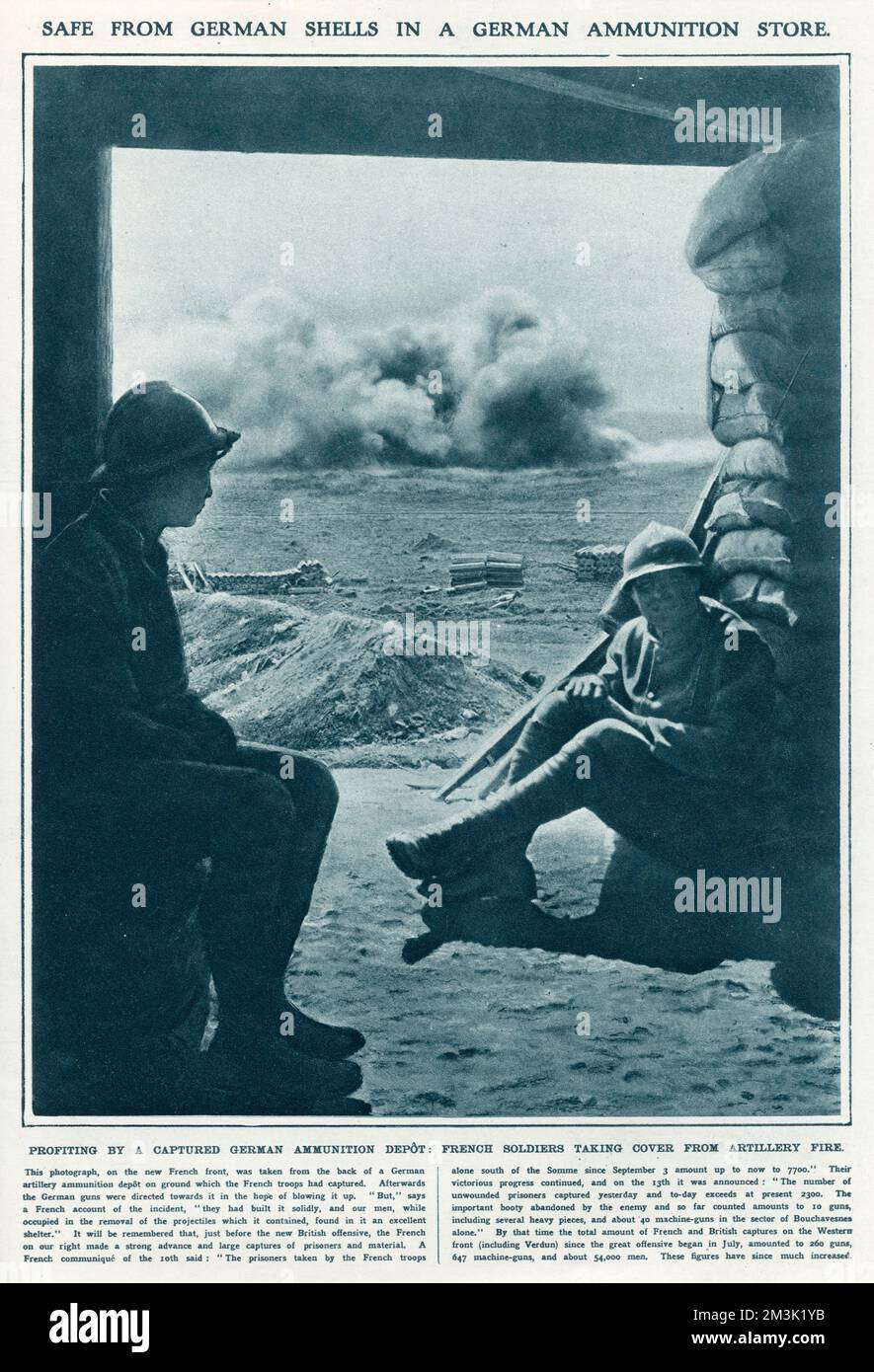 French soldiers taking cover from artillery fire Stock Photo - Alamy