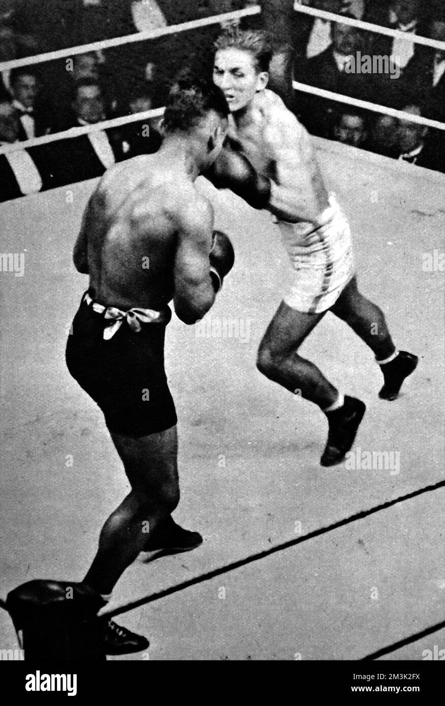 Carpentier fight hi-res stock photography and images - Alamy