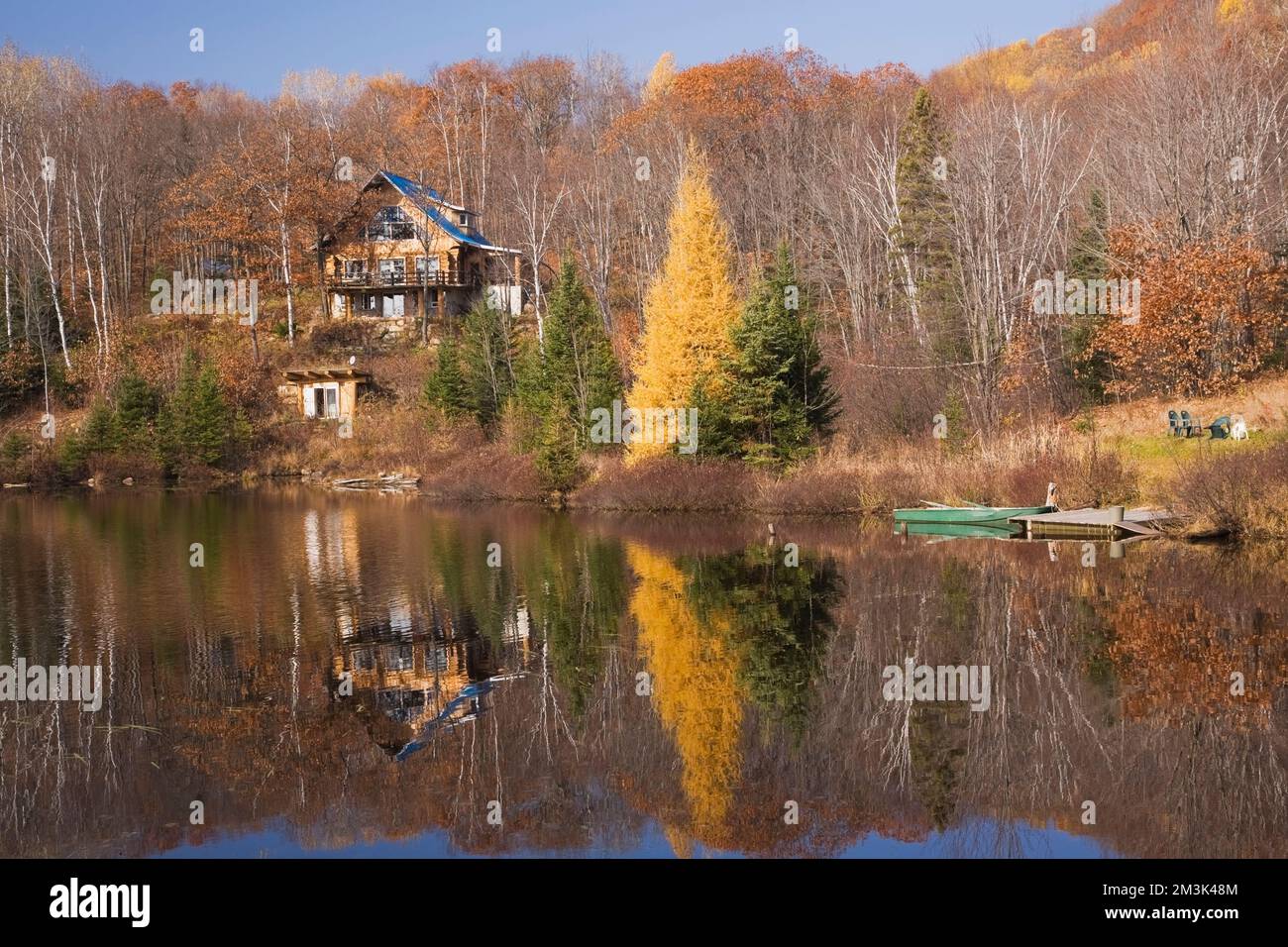 Log cabin autumn hi-res stock photography and images - Alamy