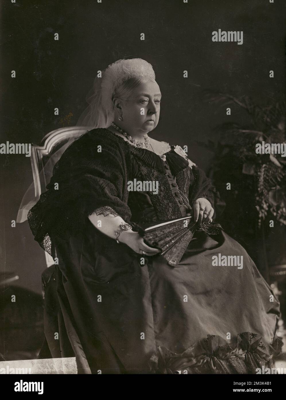 Mourning period for the queen hi-res stock photography and images - Alamy