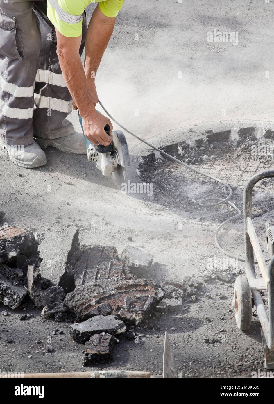 Manual labor cutting stone hand hi-res stock photography and images - Alamy