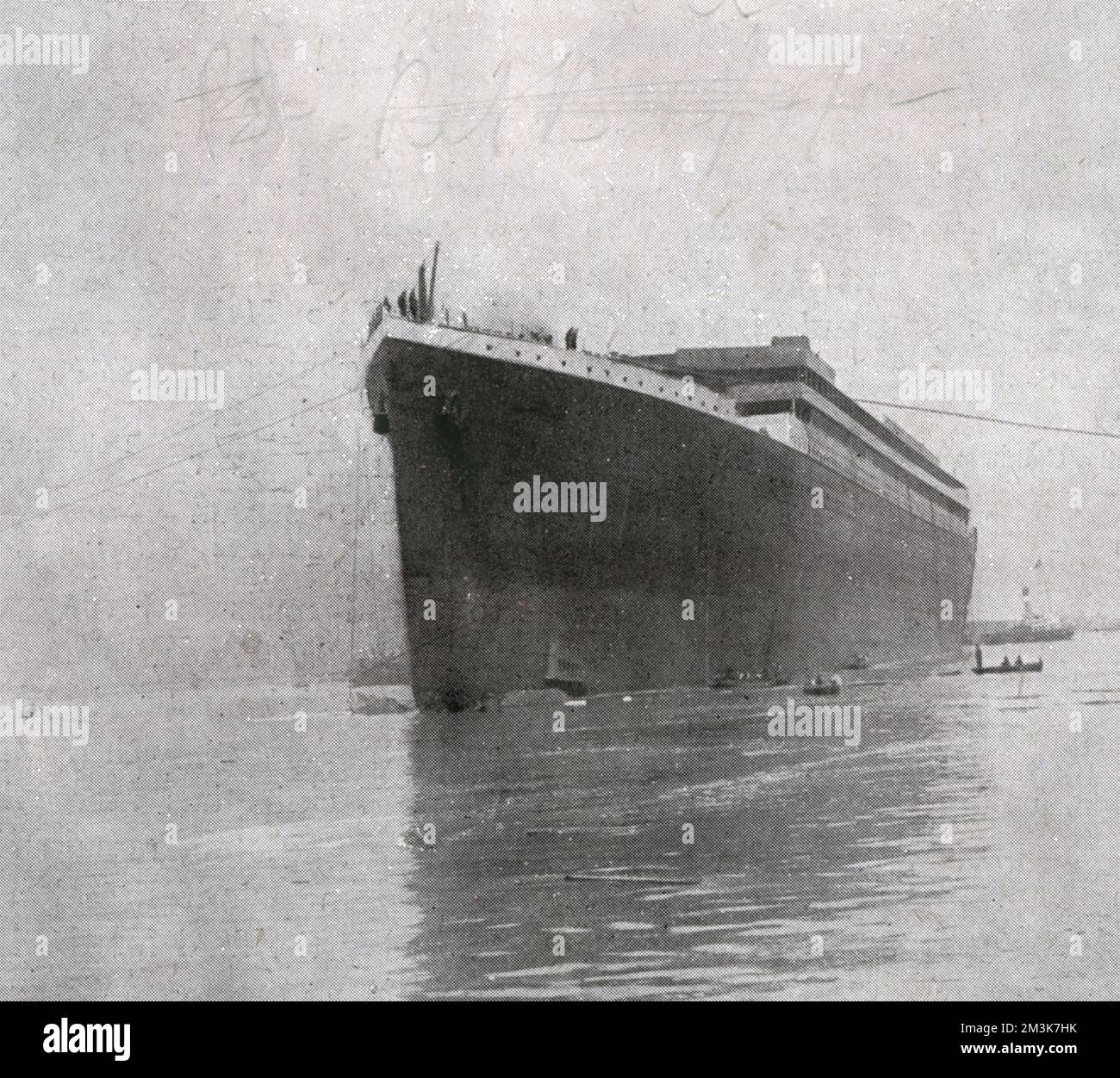 Launch of the titanic hi-res stock photography and images - Alamy