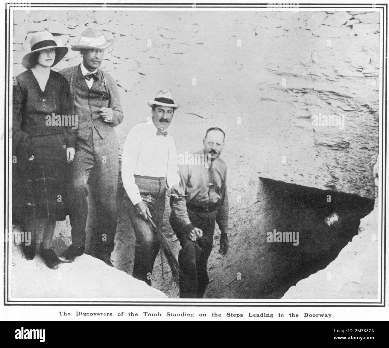 Lord carnarvon and mr howard carter Black and White Stock Photos ...