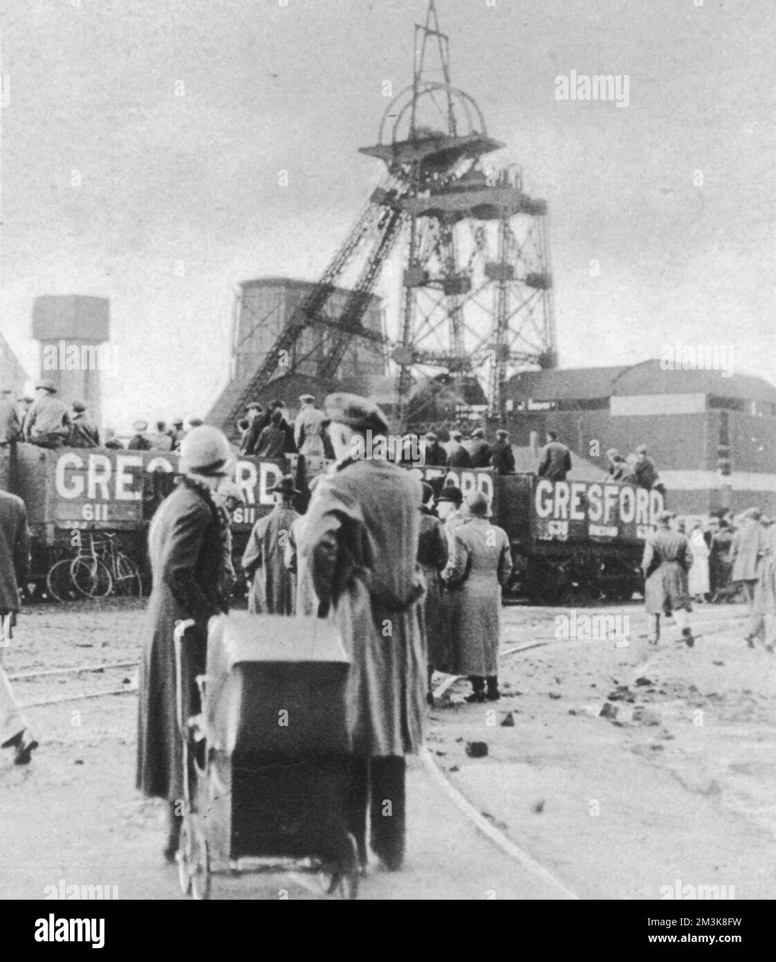 Flames at stand hi-res stock photography and images - Alamy