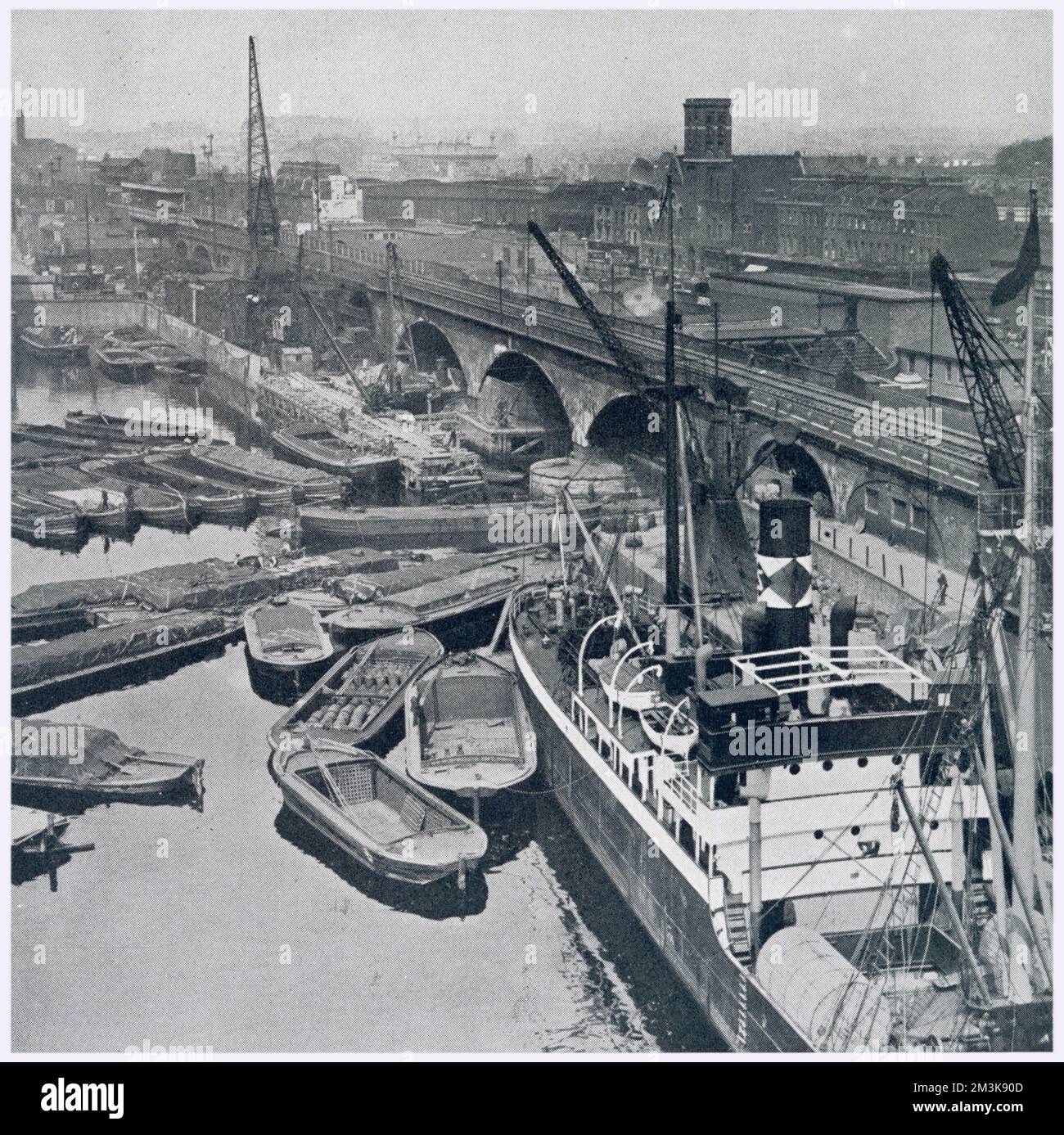 1920s london dock hi-res stock photography and images - Alamy