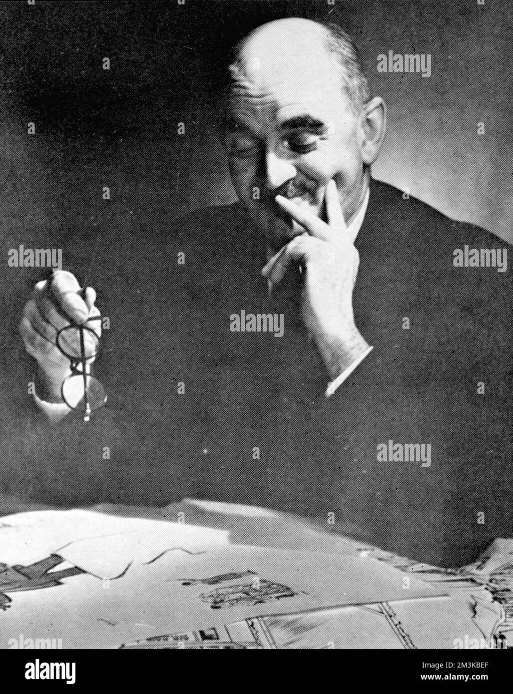 David Low (1891 - 1963), New Zealand born British political cartoonist ...