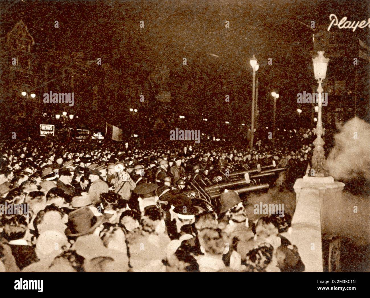 21 gun salute hi-res stock photography and images - Alamy